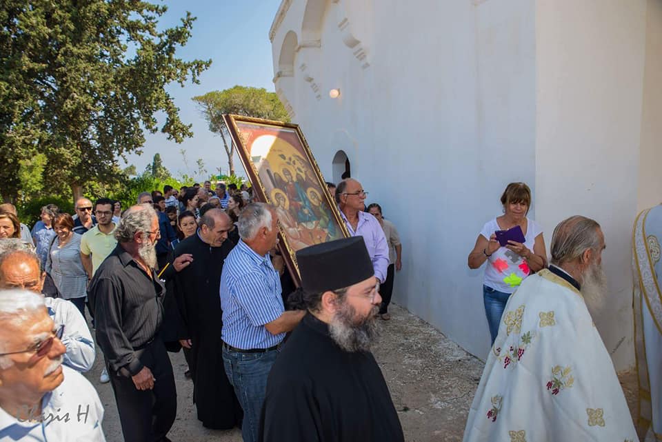 H καμπάνα ήχησε ξανά στην σκλαβωμένη Αγία Τριάδα (ΒΙΝΤΕΟ-ΦΩΤΟ) | AlphaNews