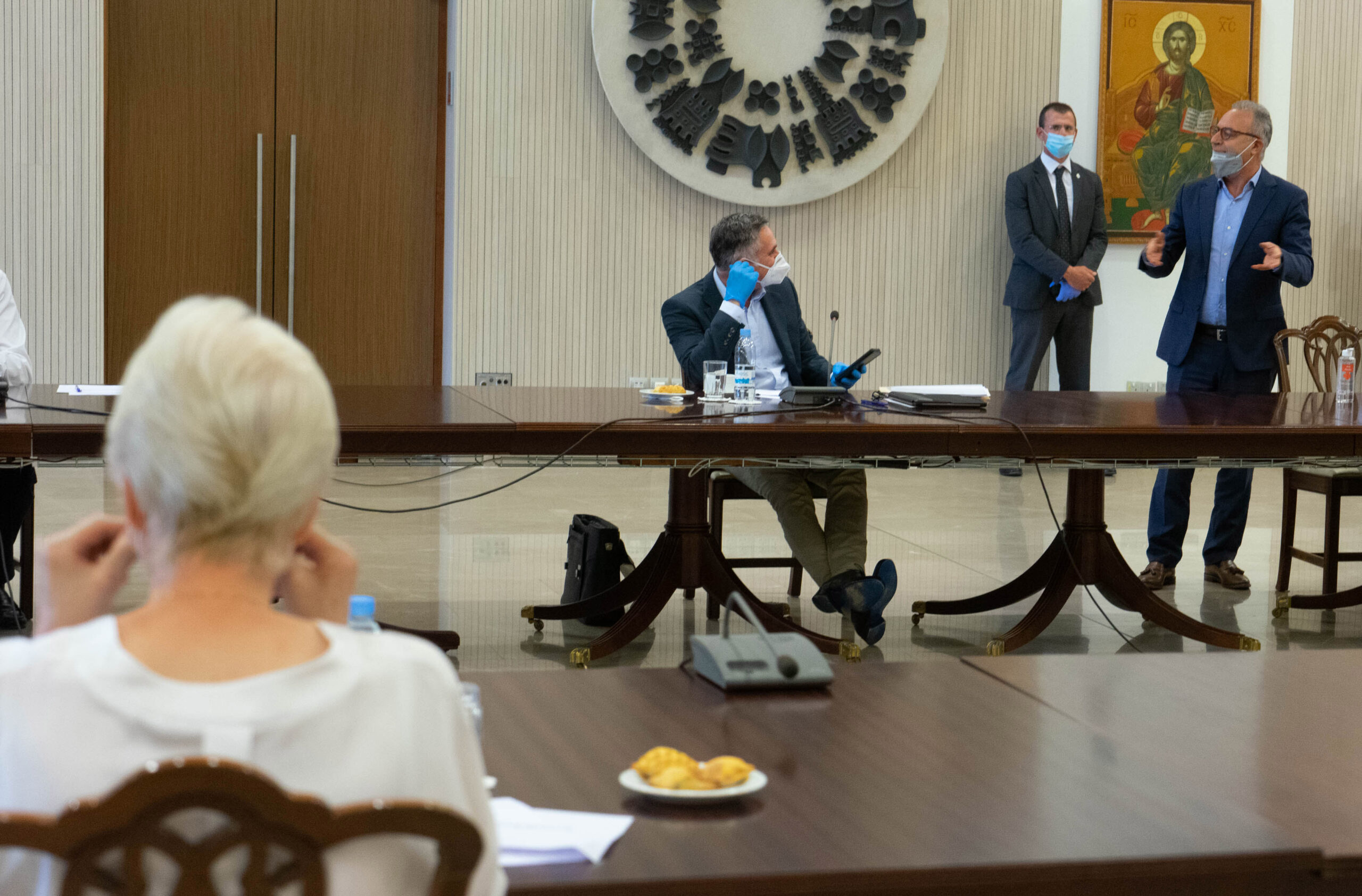 Σε καραντίνα η ηγεσία του ΔΗΣΥ που συνεδρίασε με τον Καδή στο Προεδρικό ...