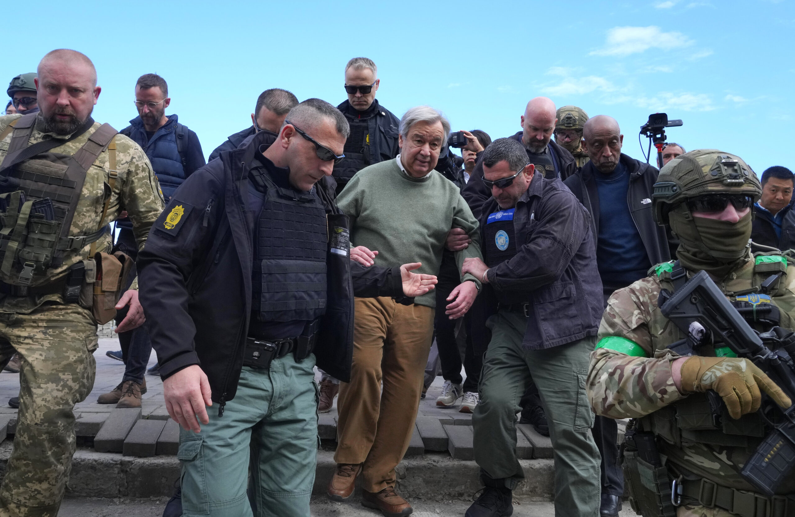 Γκουτέρες από Κίεβο: "Ένας πόλεμος είναι κάτι παράλογο τον 21ο αιώνα ...