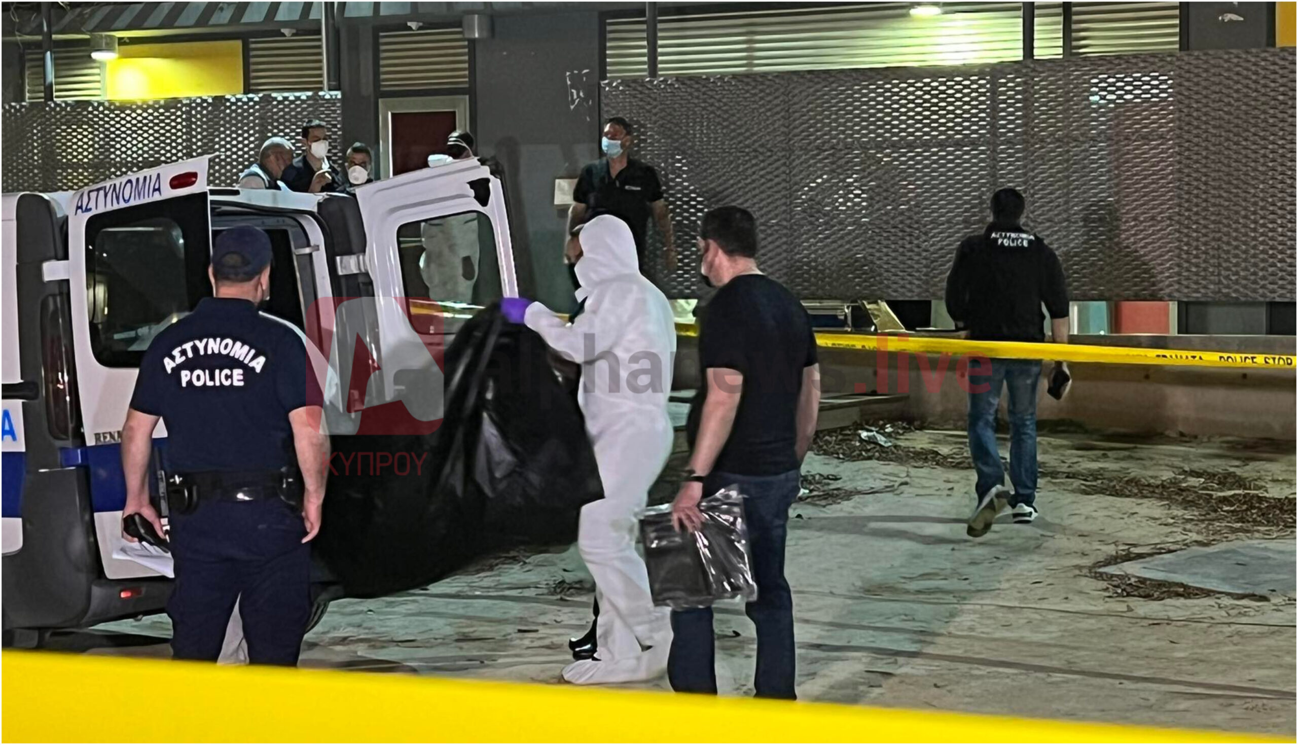 ΦΩΤΟ: Ψάχνουν απαντήσεις για το μακάβριο εύρημα σε δημόσιες τουαλέτες ...