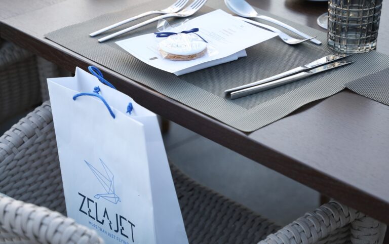 Το Λαμπερό Δείπνο της Zela Jet στο Μαγευτικό Roof Top του Athens ...