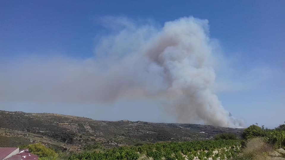 Μεγάλη πυρκαγιά στον Άγιο Αμβρόσιο, ενισχύονται οι δυνάμεις πυρόσβεσης ...