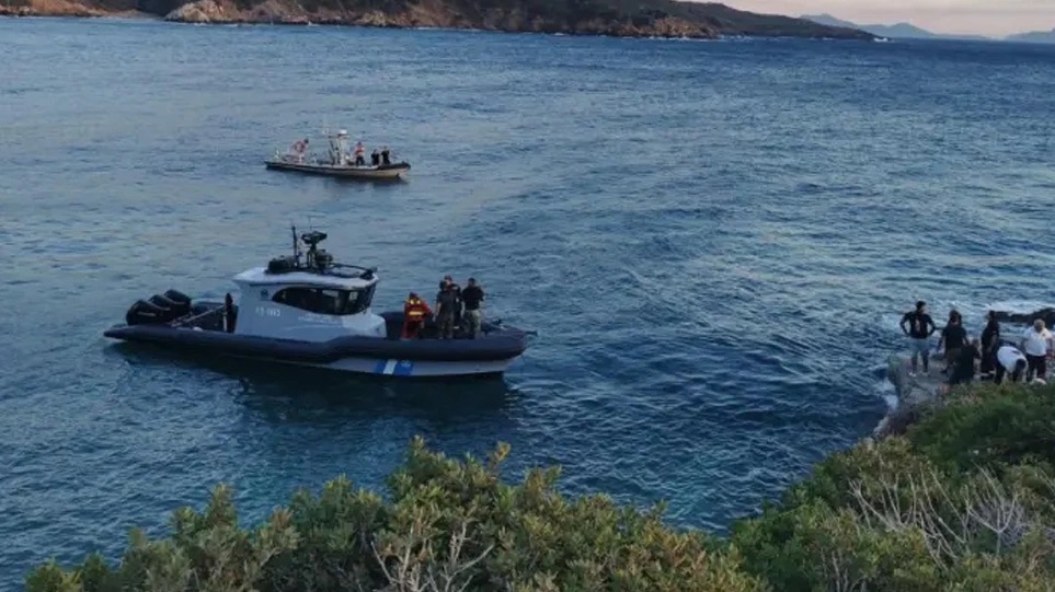 Νεκροί οι δύο επιβαίνοντες του ελικοπτέρου στη Σάμο, αγνοείται ο ...