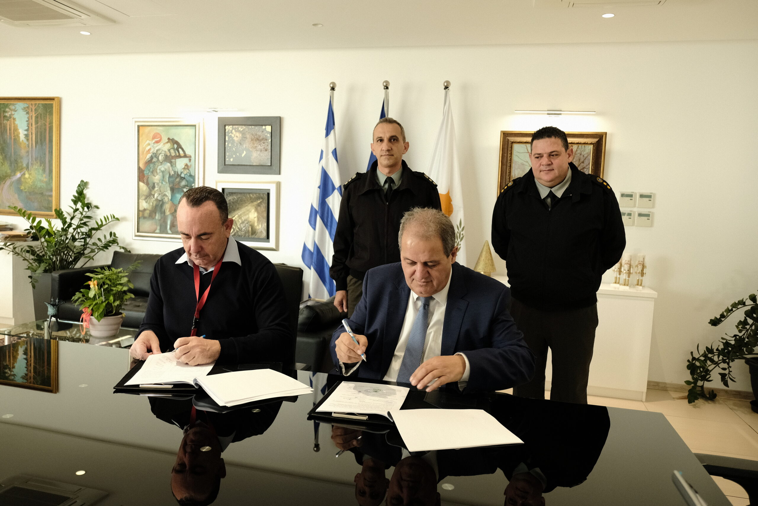 Έρχονται εξήντα νέα διπλοκάμπινα οχήματα στην Εθνική Φρουρά | AlphaNews