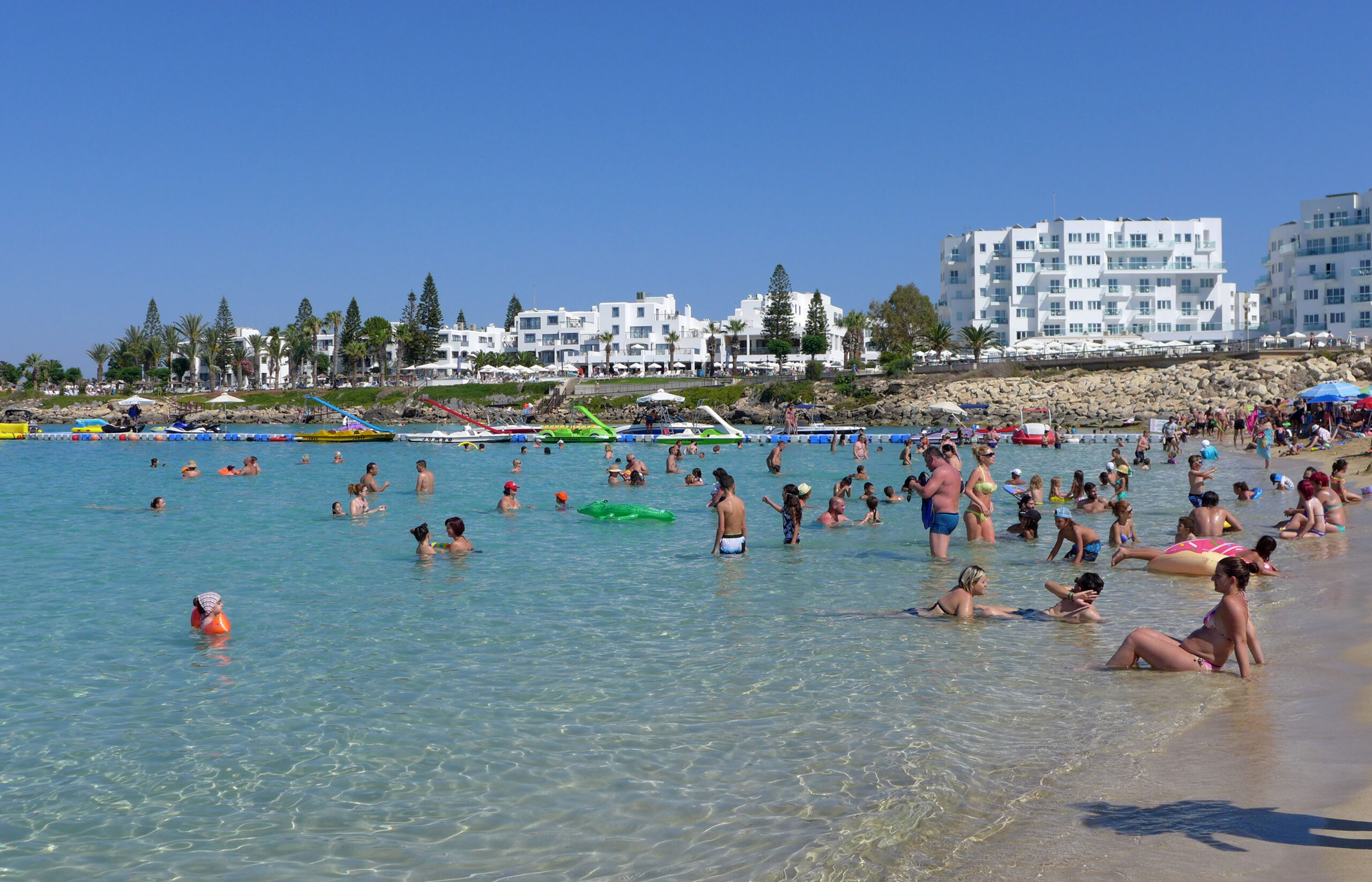 Βουνό ή θαλασσα; Ετοιμάζουν βαλίτσες για το τριήμερο του Κατακλυσμού οι ...