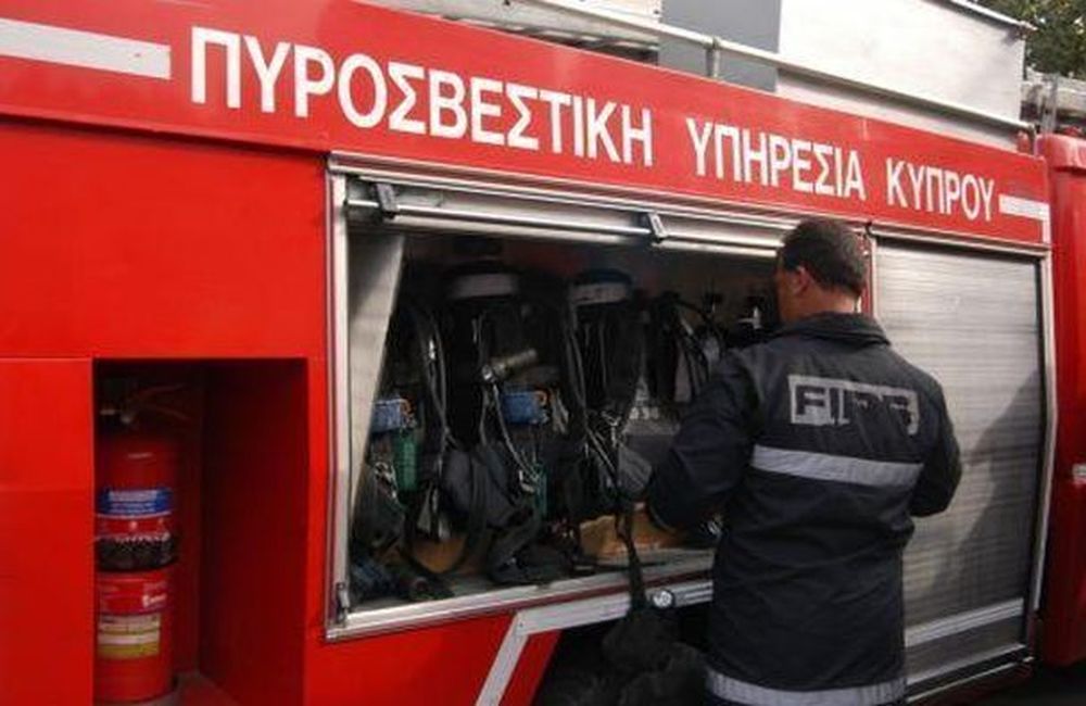 Πυρπόλησαν χαρτιά και βιβλία σε υπόγειο ιδιωτικού πανεπιστημίου στη ...