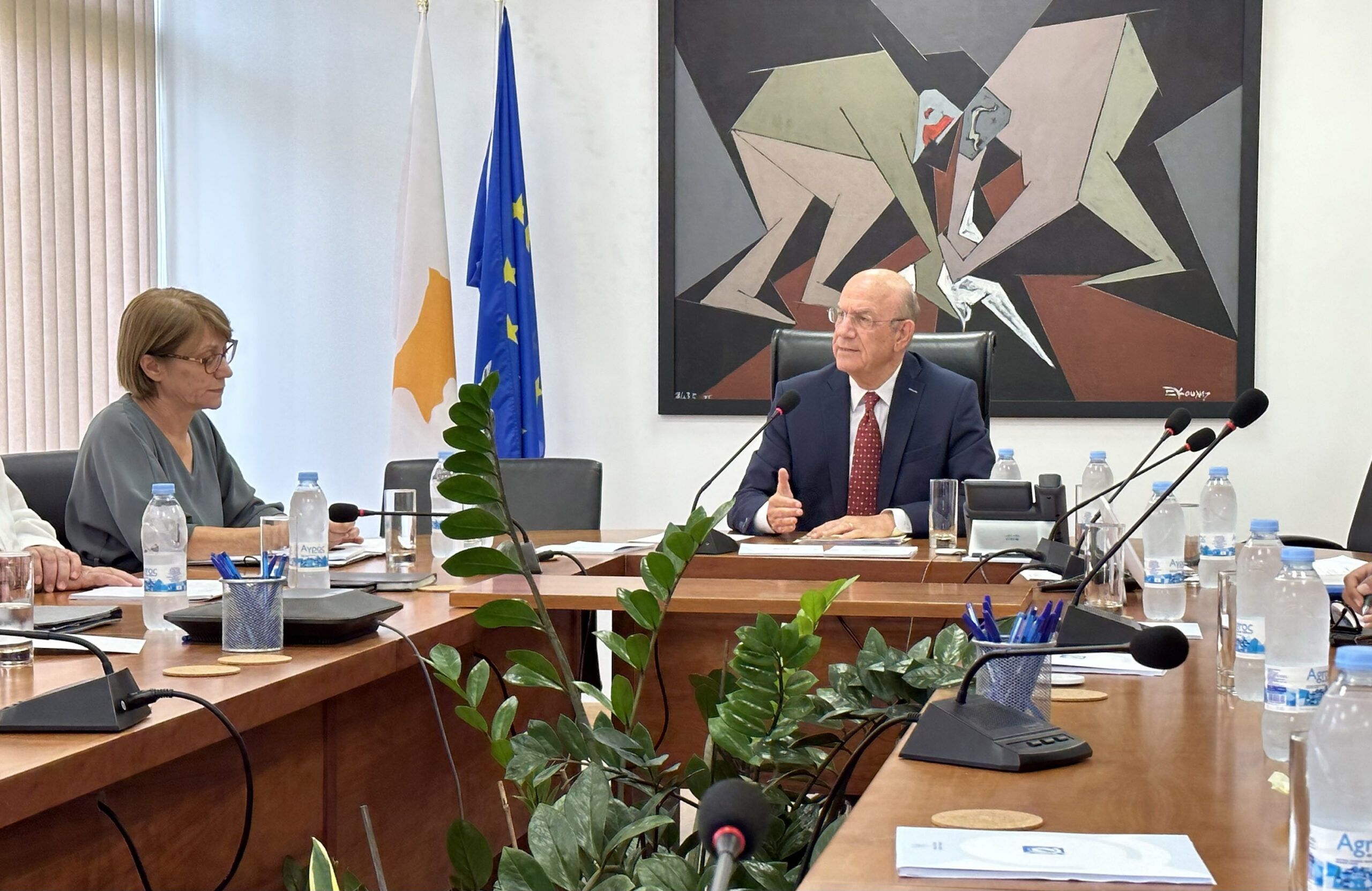Μείωση φόρου κατανάλωσης στο πετρέλαιο θέρμανσης το πρώτο μέτρο | AlphaNews