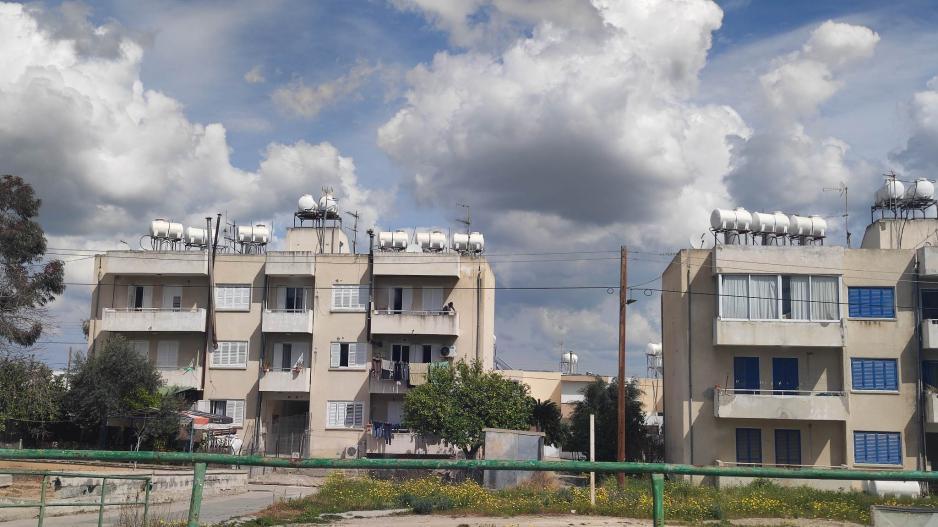 Κατεδαφίζονται δύο πολυκατοικίες στον συνοικισμό Αποστόλου Ανδρέα στα ...