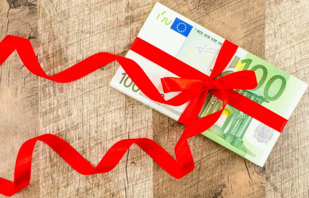 Όλα όσα πρέπει να ξέρεις για τον 13ο μισθό στην Κύπρο | AlphaNews