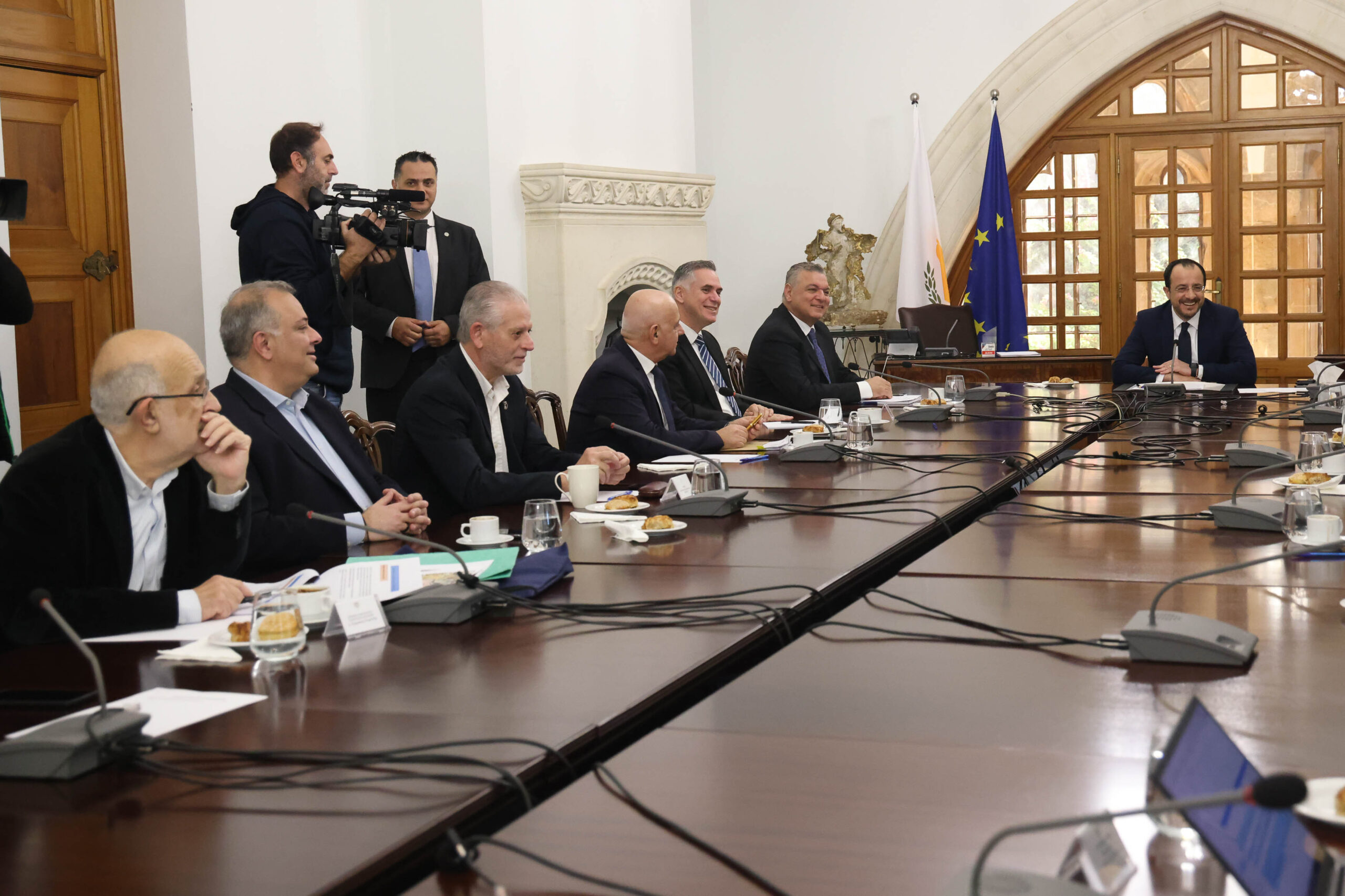 Πως ο Νίκος Σύκας αιτιολόγησε την απουσία της Αννίτας Δημητρίου από το ...