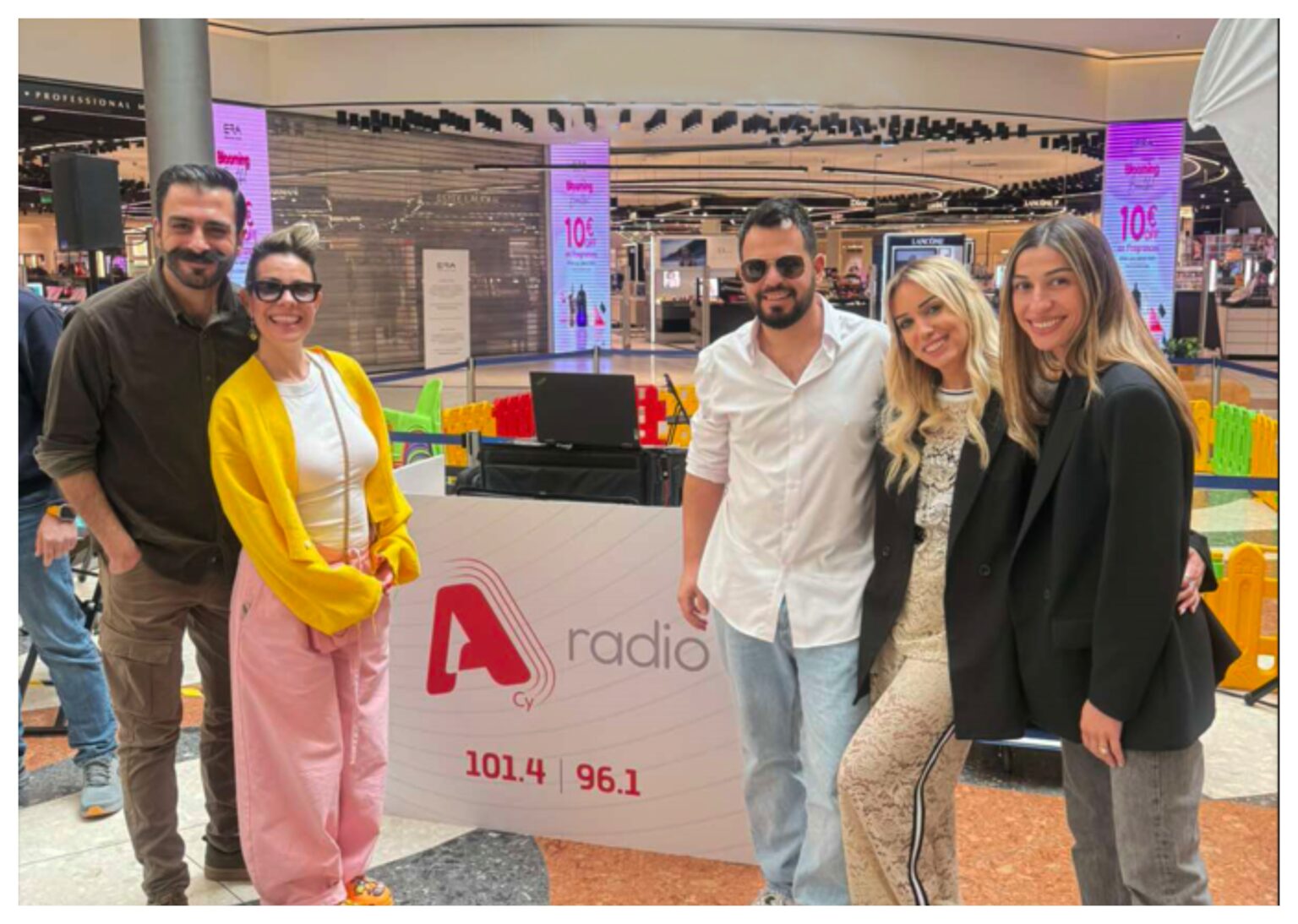 Το ALPHA radio γιορτάζει τα πρώτα του γενέθλια! | AlphaNews