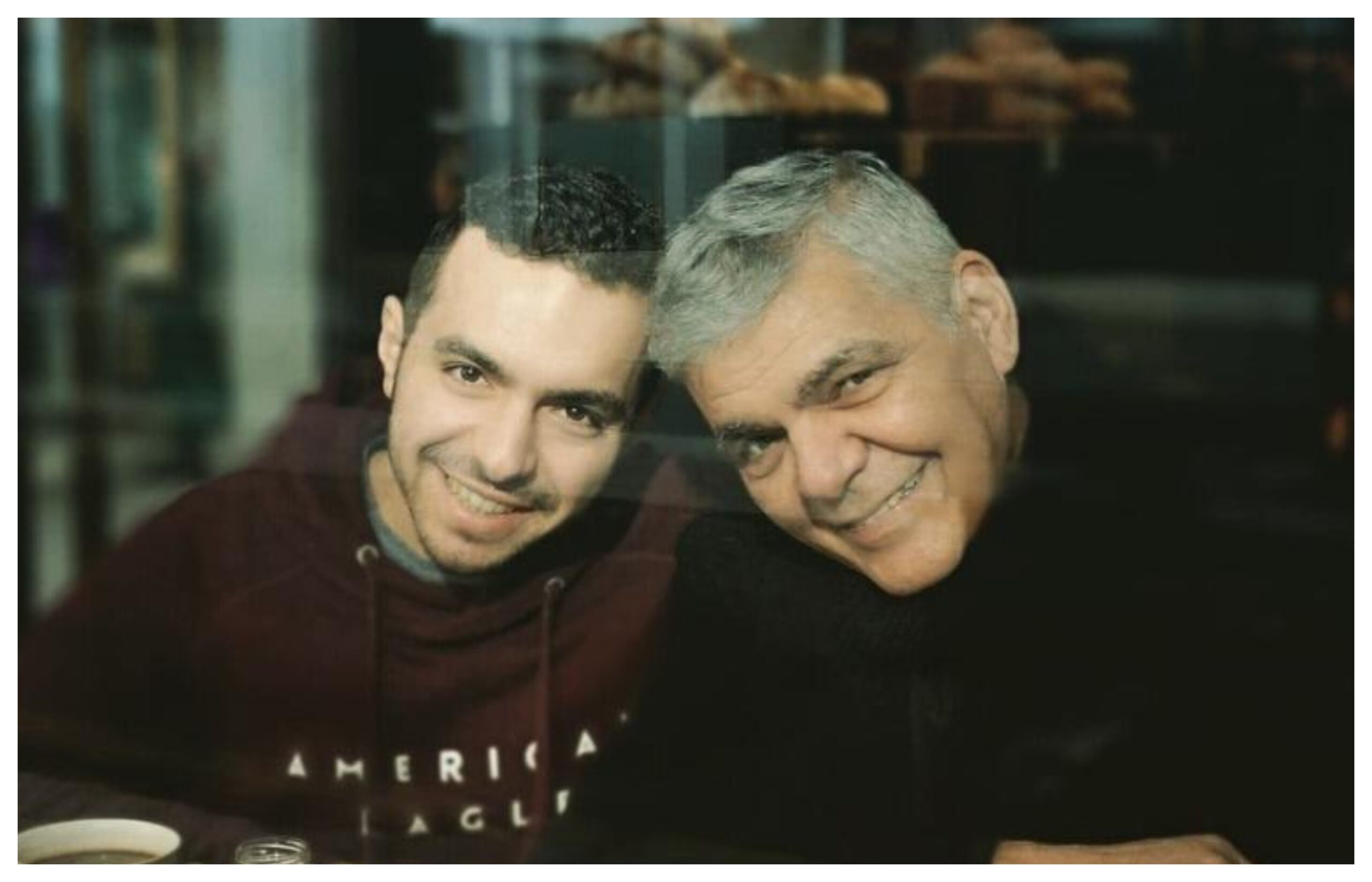 Κωστάκης Κωνσταντίνου: Ποζάρει χαμογελαστός στον γάμο του γιου του με ...