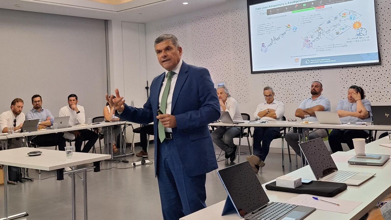 Την επιστροφή στο μονοπώλιο της ΑΗΚ «καλοβλέπει» ο Παπαναστασίου ...