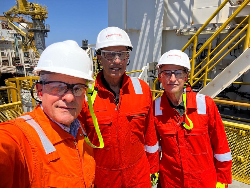 ΦΩΤΟ: Ο Υπουργός Ενέργειας ανέβηκε στο πλωτό γεωτρύπανο «Valaris DS-9 ...