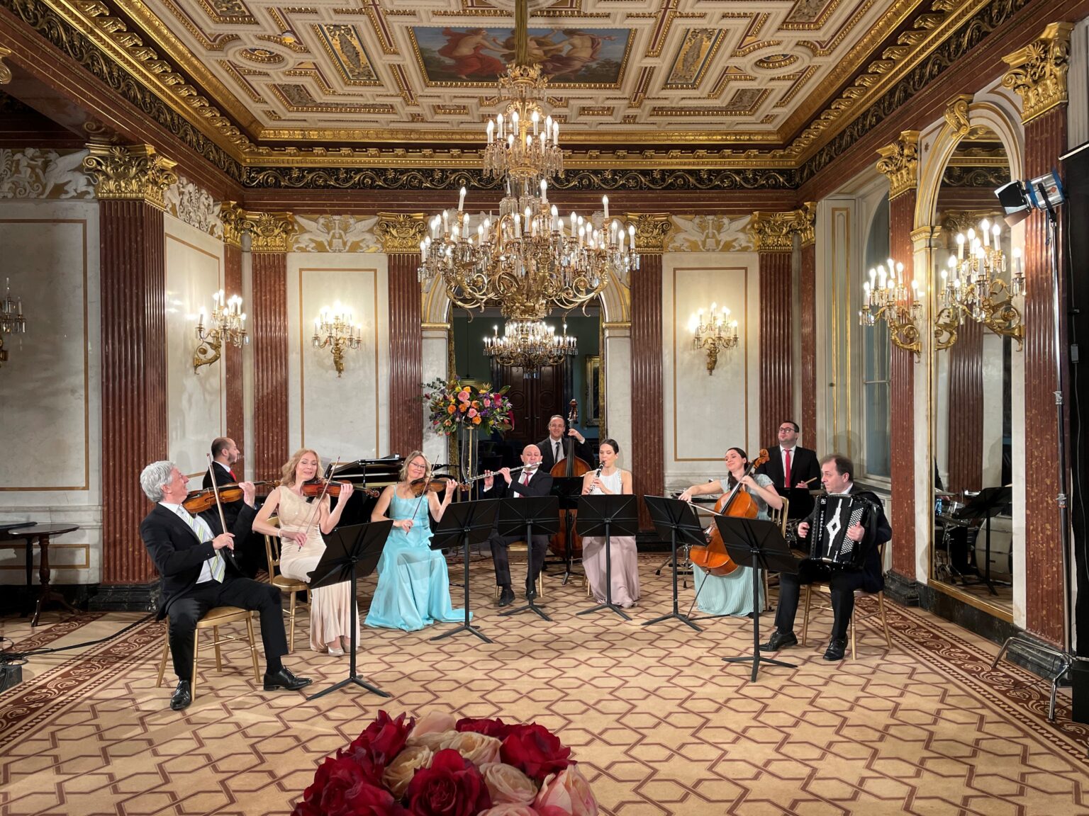 Βιενέζικα βαλς με τους Johann Strauss Virtuosi για μία συναυλία στη ...