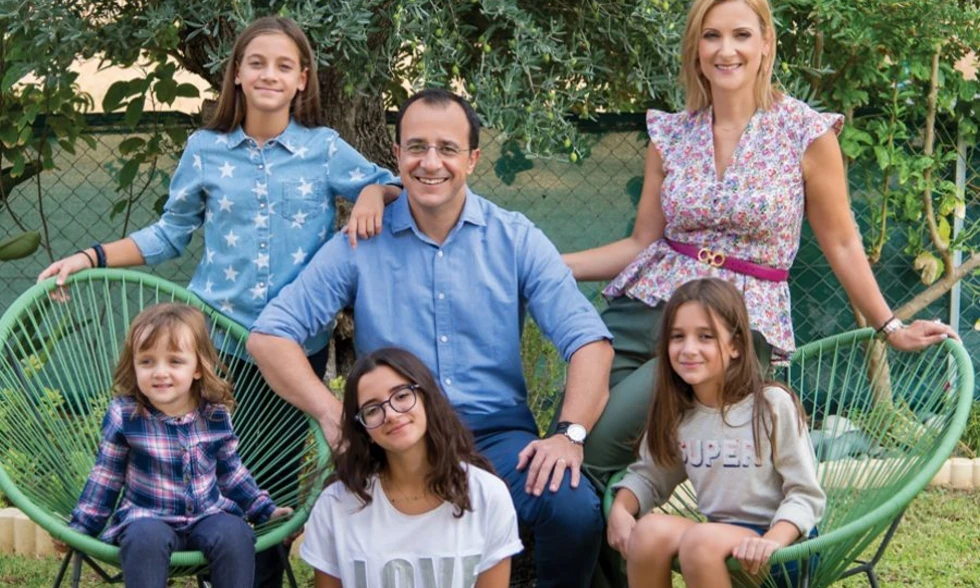 Χριστοδουλίδης & Καρσερά: Η τρυφερή έκπληξη για τα γενέθλια της κόρης ...