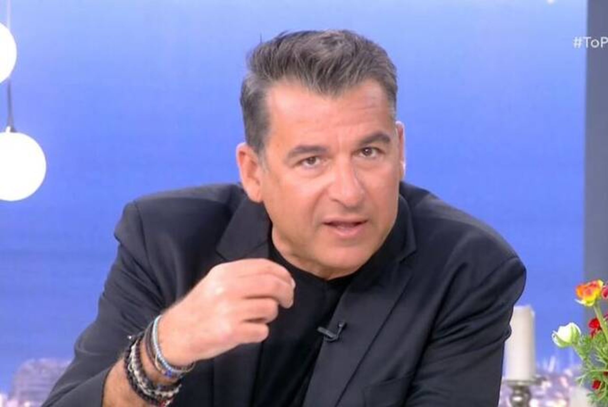Παπαδάκης: Καφετέρια τον δείχνει να σερβίρει καφέ έξω από τις πύλες του ...